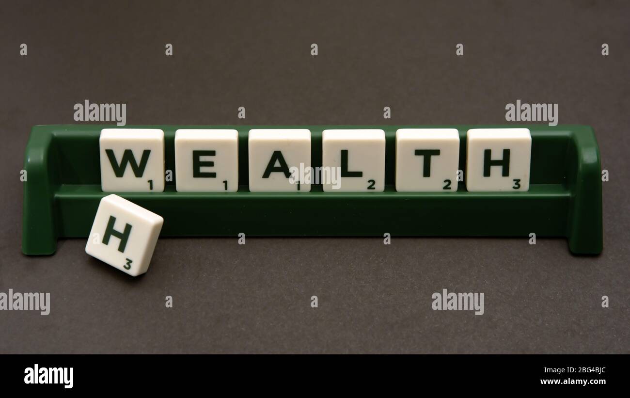 Scrabble type letters hi-res stock photography and images - Alamy