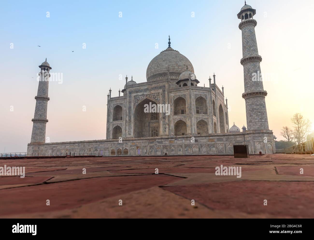 Close view taj mahal hi-res stock photography and images - Alamy