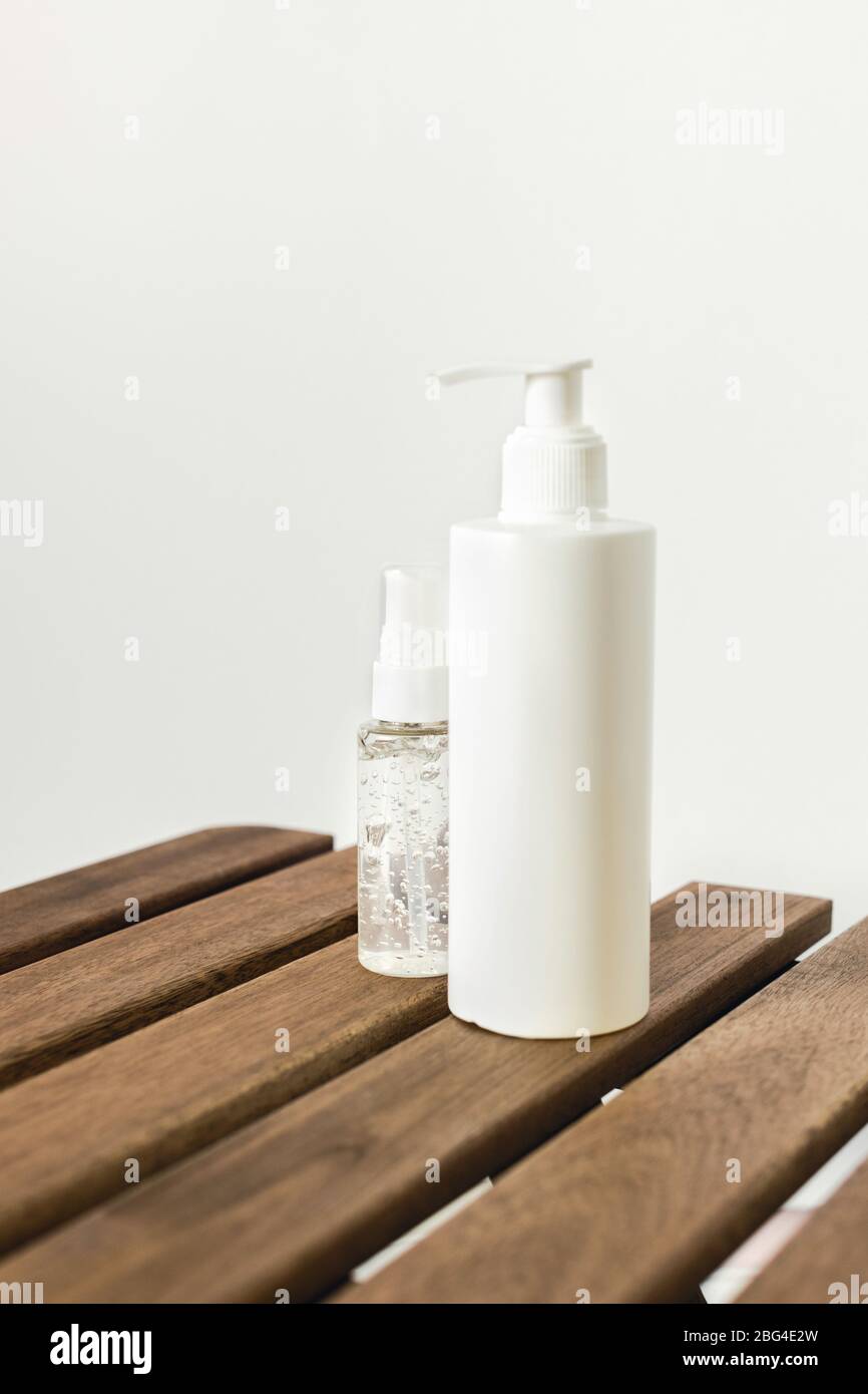 Hand sanitizer with antimicrobial transparent gel with bubbles for ...