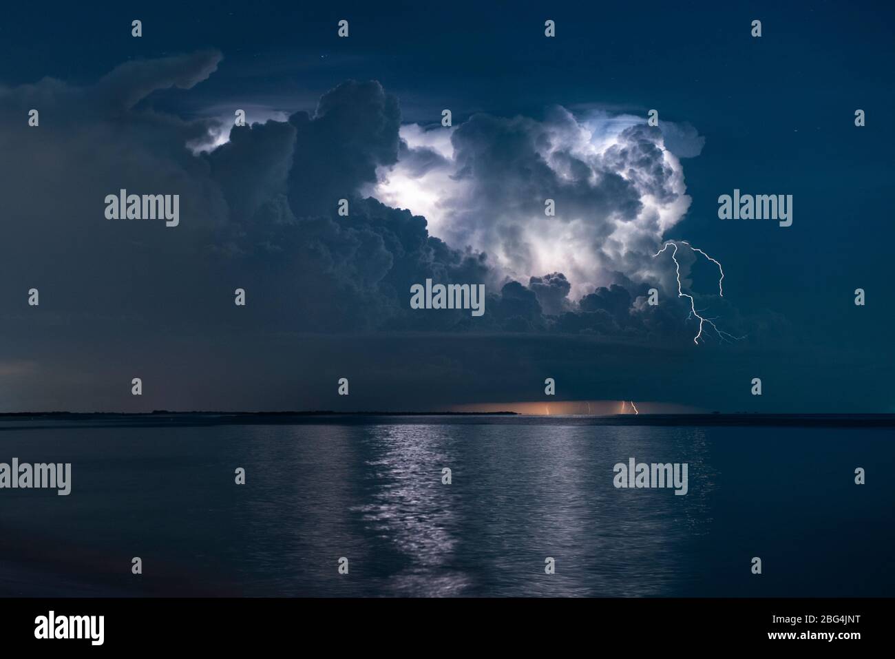 Lightning florida ocean gulf hi-res stock photography and images - Alamy