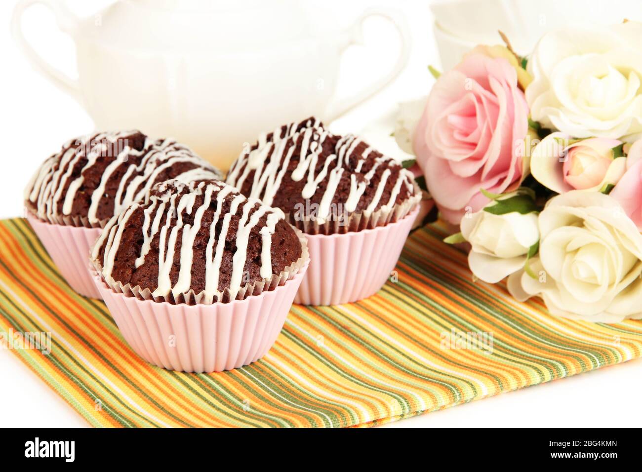 Sweet chocolate cupcakes close up Stock Photo - Alamy