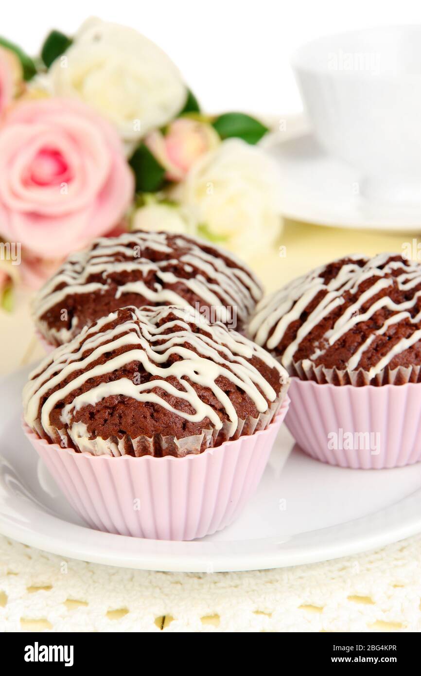 Sweet chocolate cupcakes close up Stock Photo - Alamy