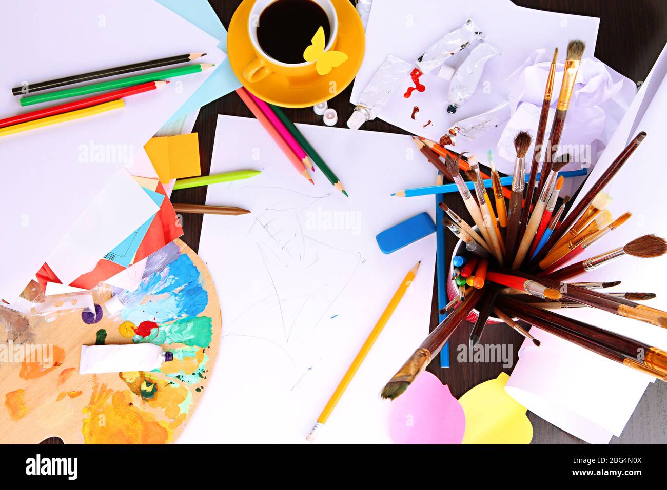 Workplace of artist close-up Stock Photo - Alamy