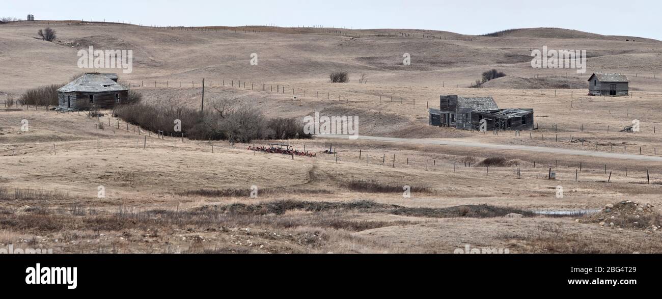 Abandoned Buildings Saskatchewan Prairie Rurual Scene Panorama Beauty ...