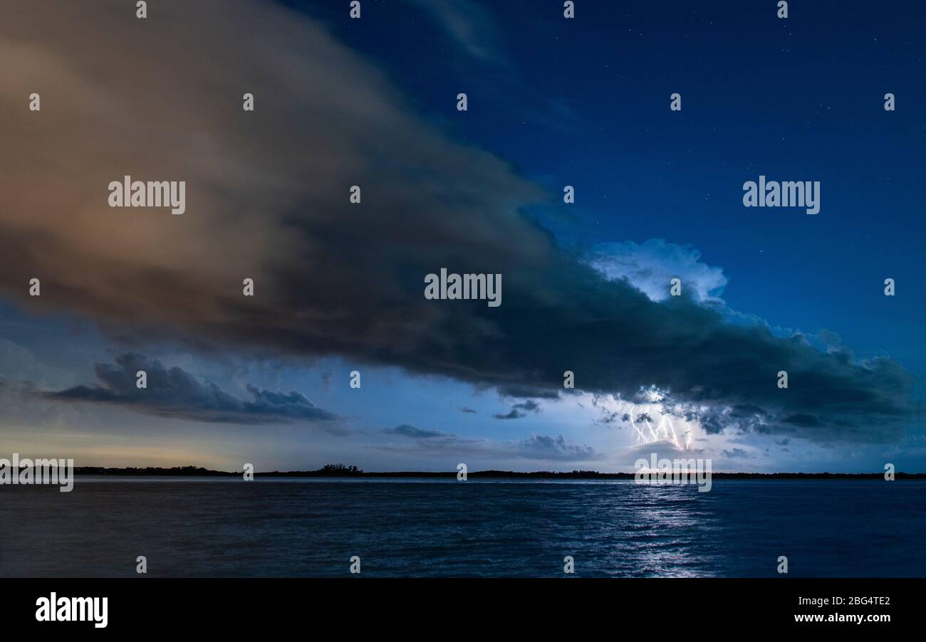 Lightning florida ocean gulf hi-res stock photography and images - Alamy