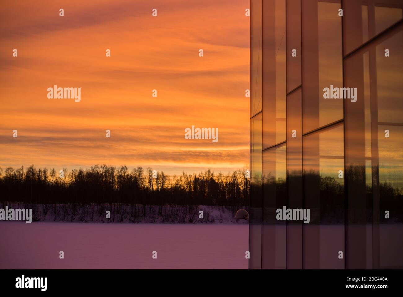 Reflective glass window hi-res stock photography and images - Alamy