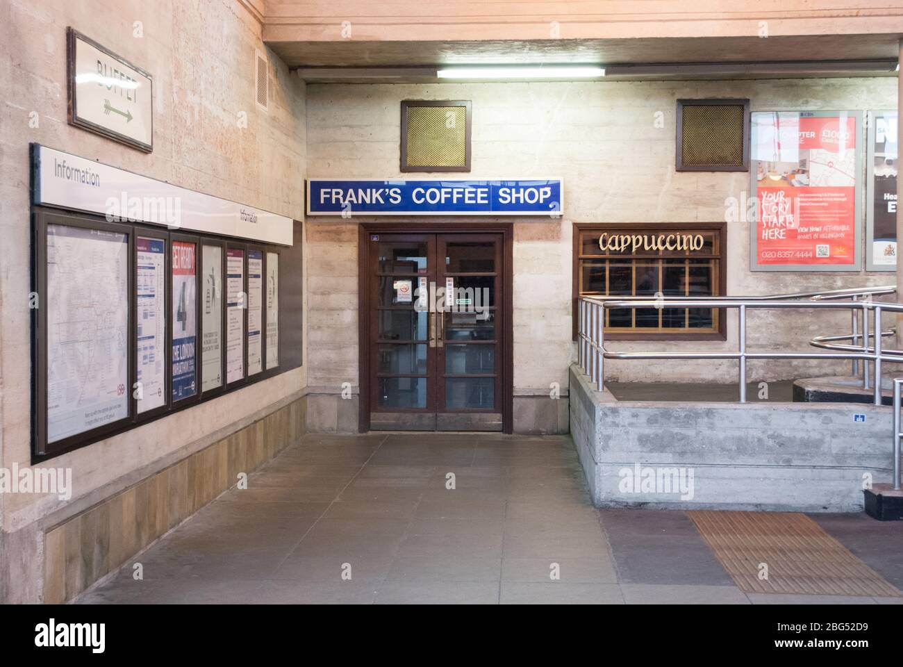 1930s Architecture London Underground Uxbridge Station, High Street ...