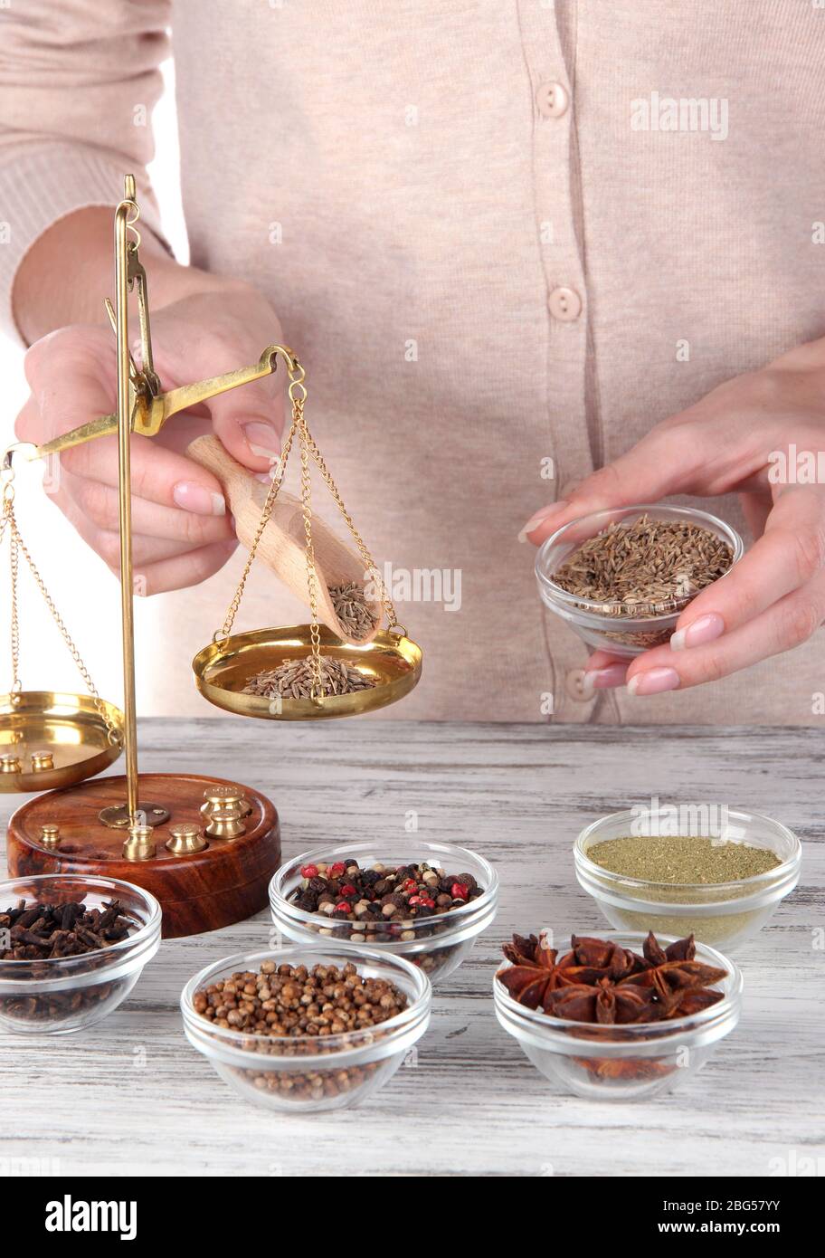 Scales balance spices hi-res stock photography and images - Alamy