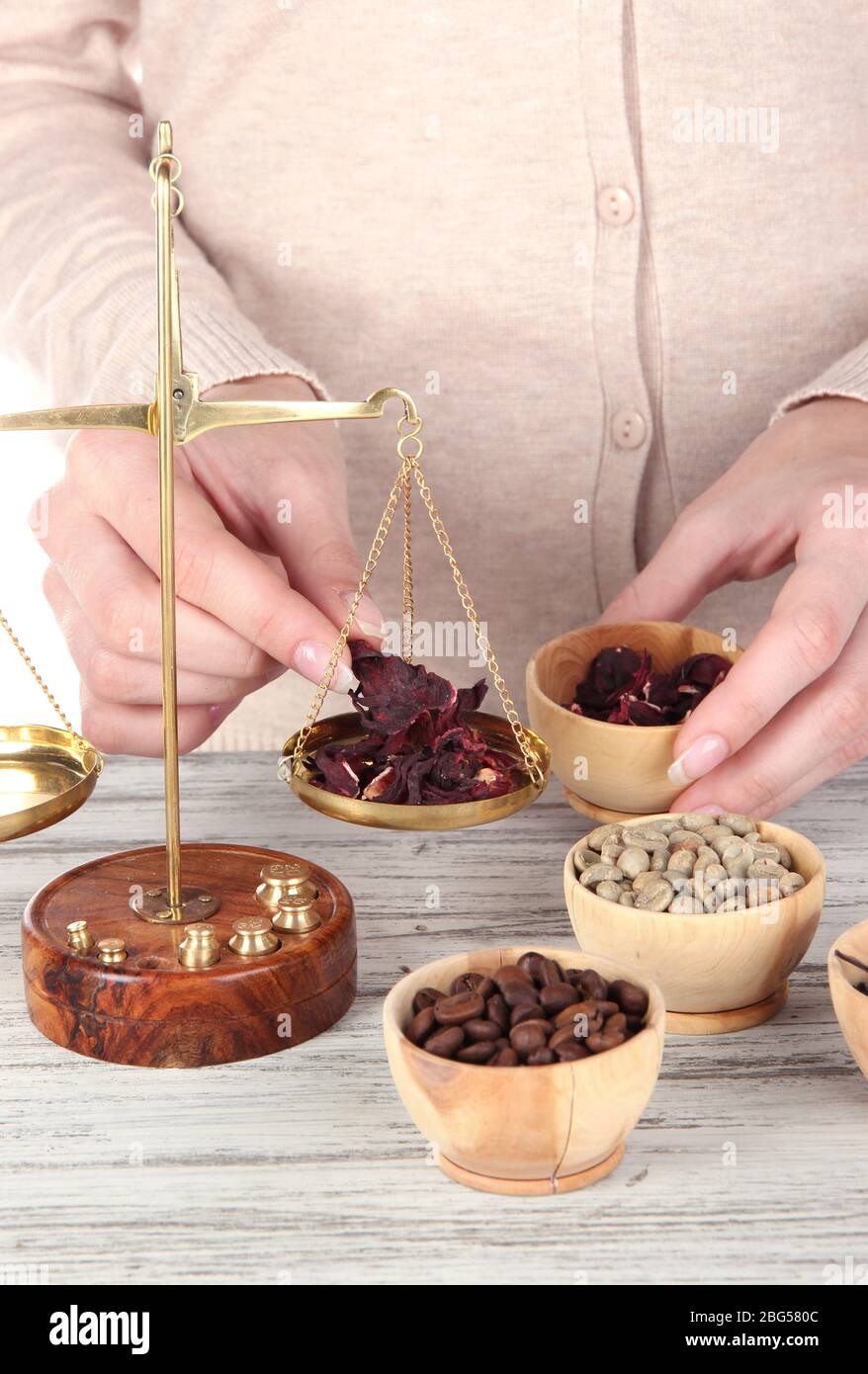 Scales balance spices hi-res stock photography and images - Alamy