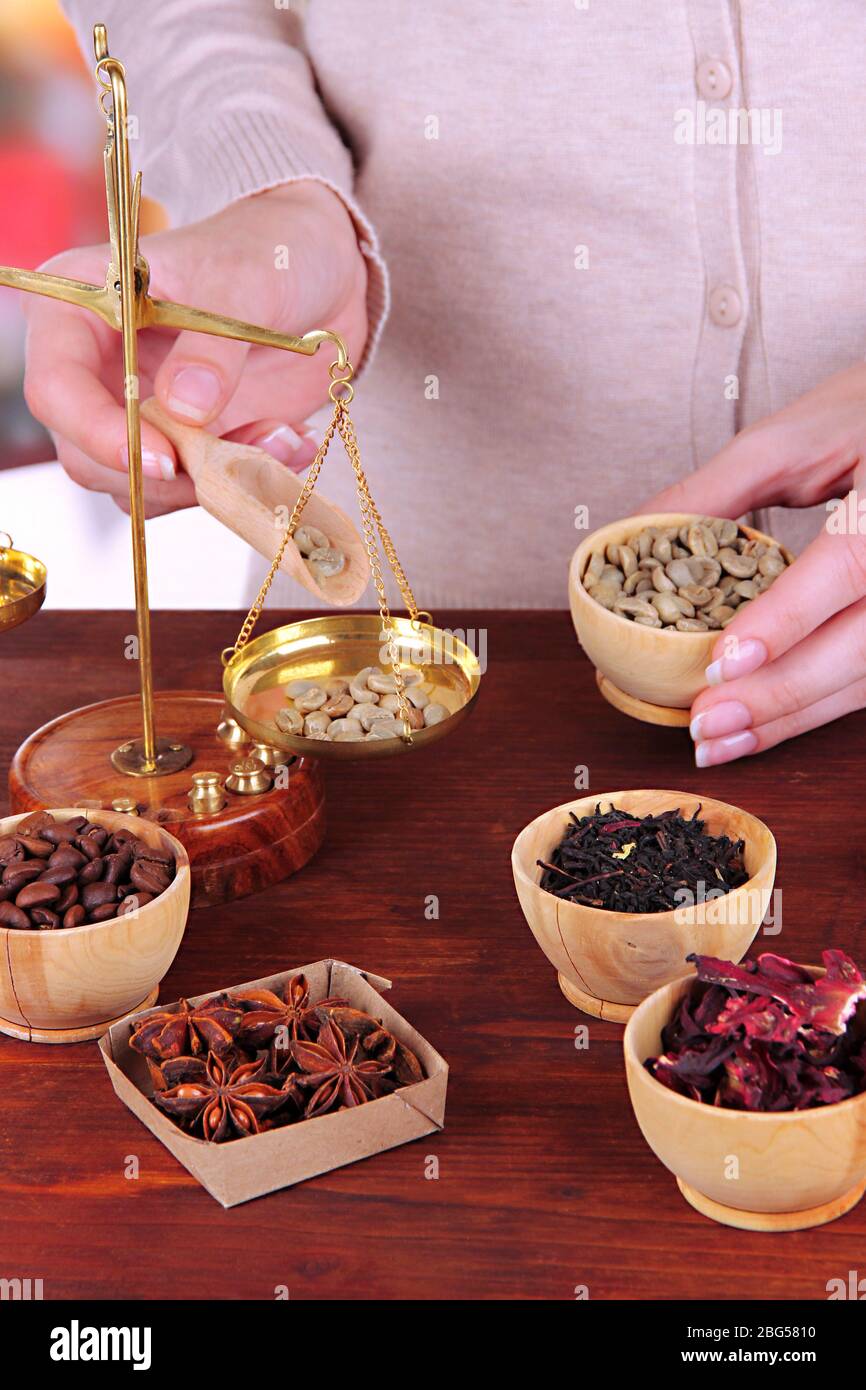 Scales balance spices hi-res stock photography and images - Alamy