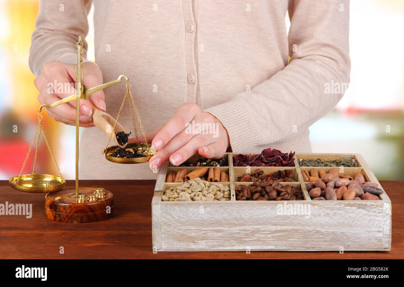 Scales balance spices hi-res stock photography and images - Alamy