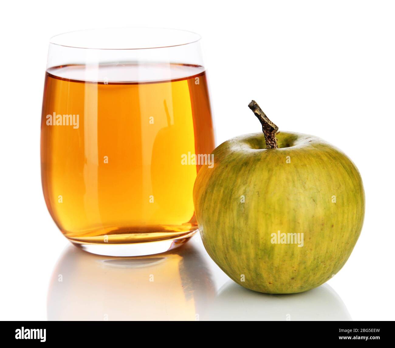 Glass of fresh apple juice isolated on white Stock Photo - Alamy