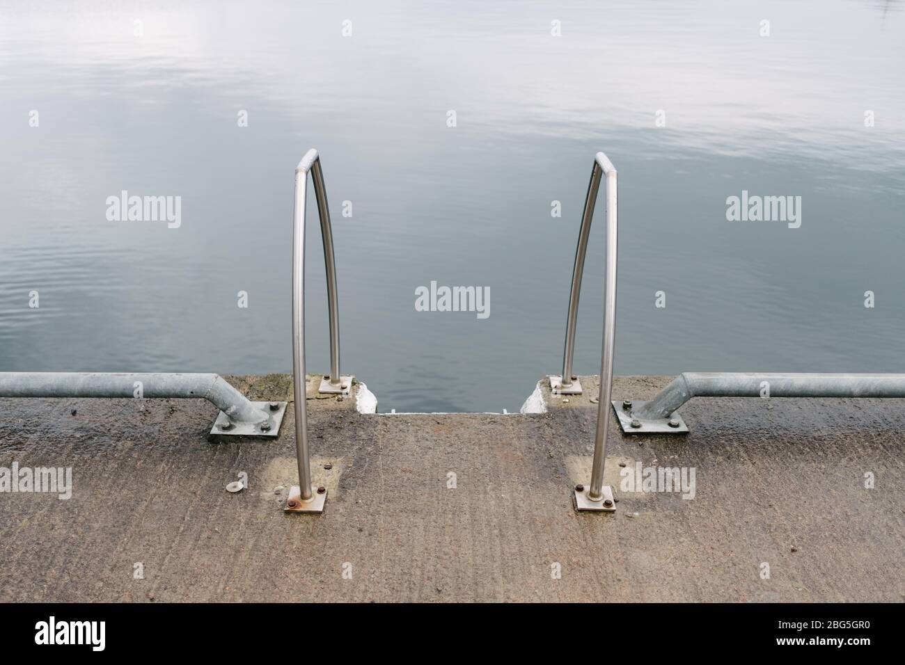 Quayside Ladder High Resolution Stock Photography and Images - Alamy