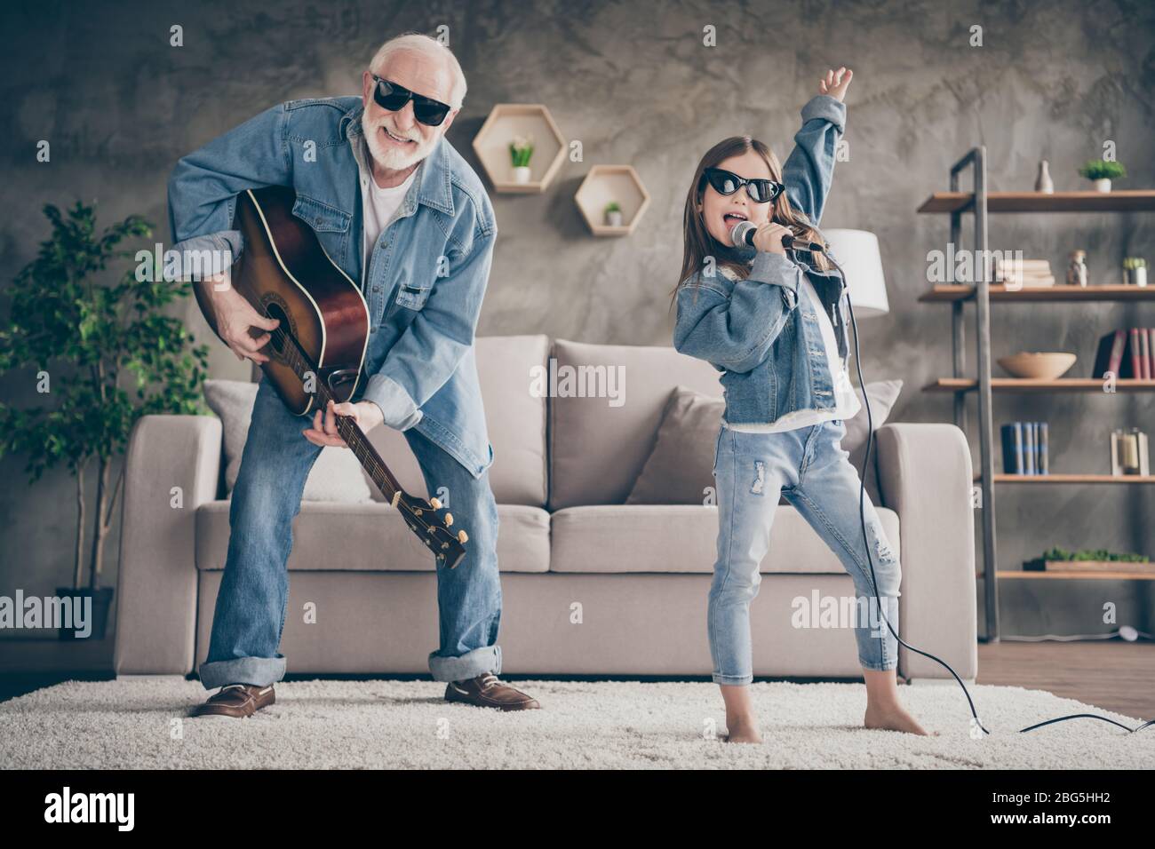 Old school funky family hi-res stock photography and images - Alamy