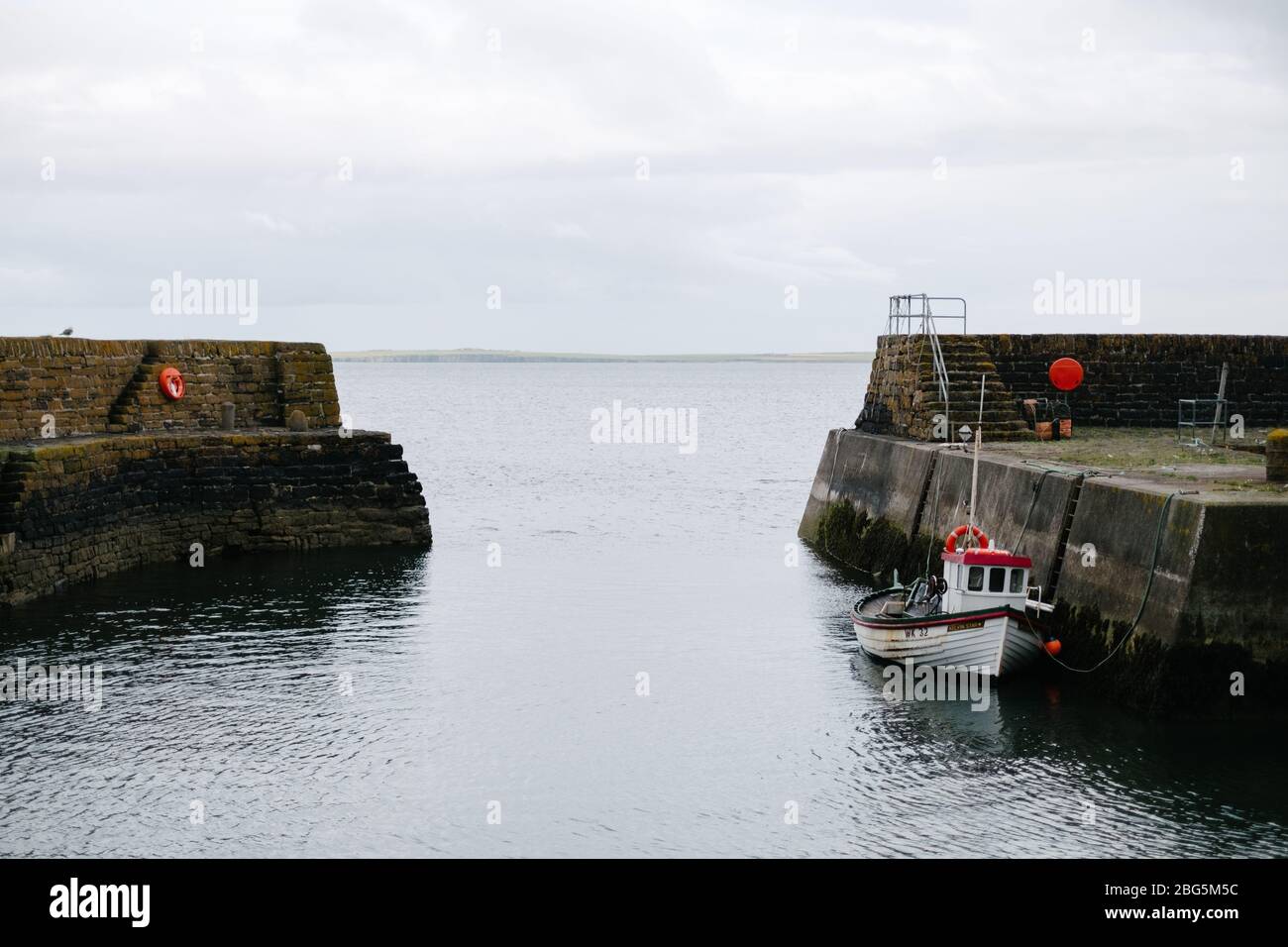 Keiss harbor hi-res stock photography and images - Alamy