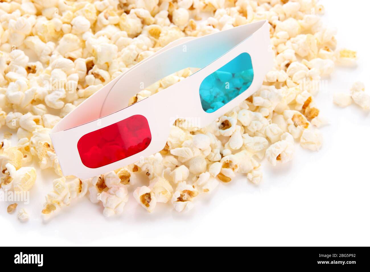 Popcorn and 3D glasses, isolated on white Stock Photo - Alamy