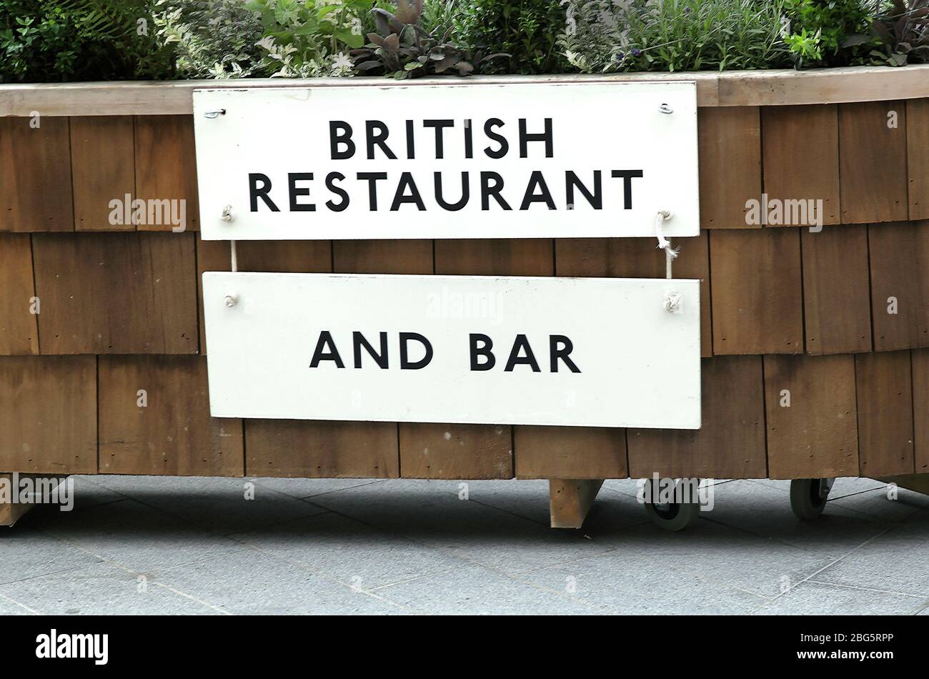 Bar and restaurant signs hi-res stock photography and images - Alamy