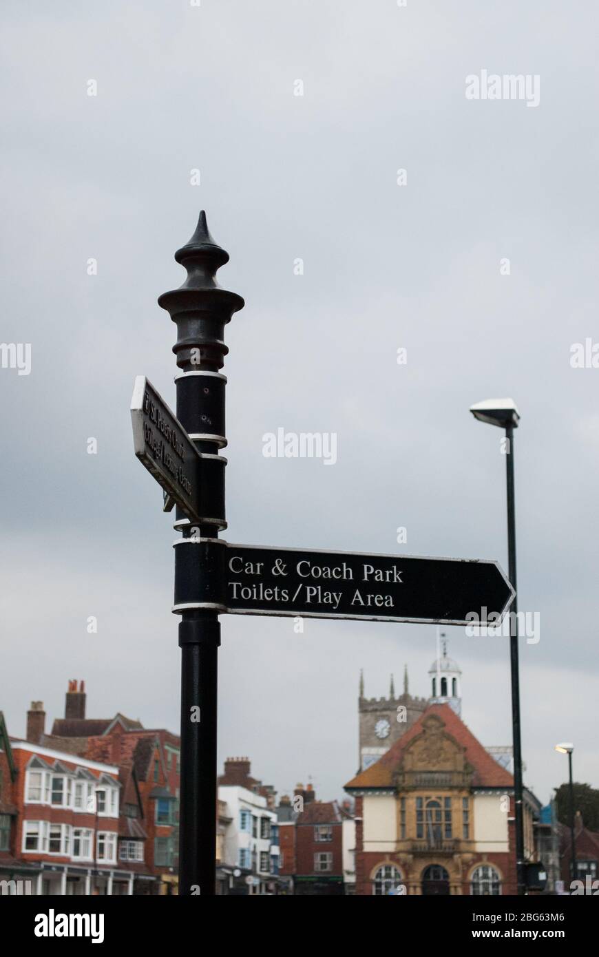 Old signpost village hi-res stock photography and images - Alamy
