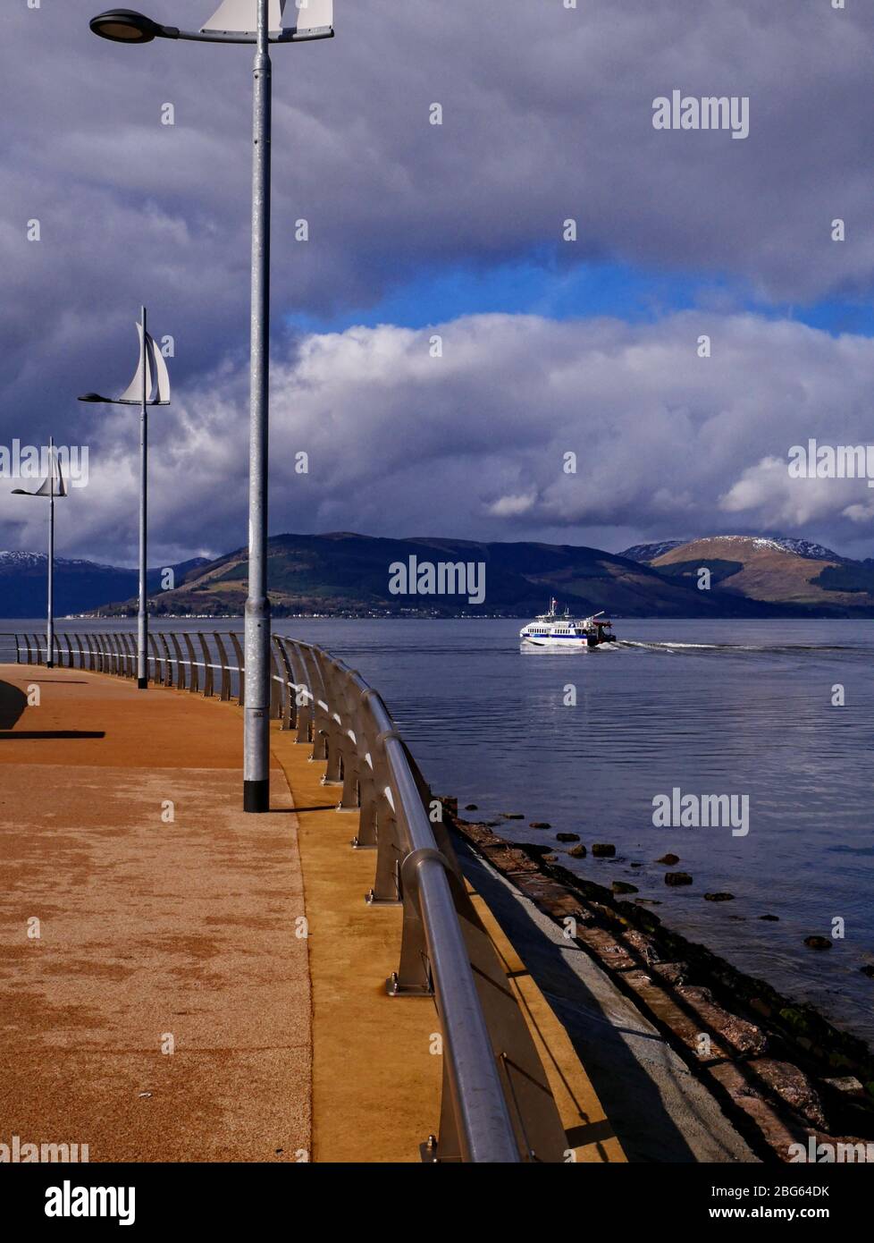 Dunoon gourock ferry hi-res stock photography and images - Alamy