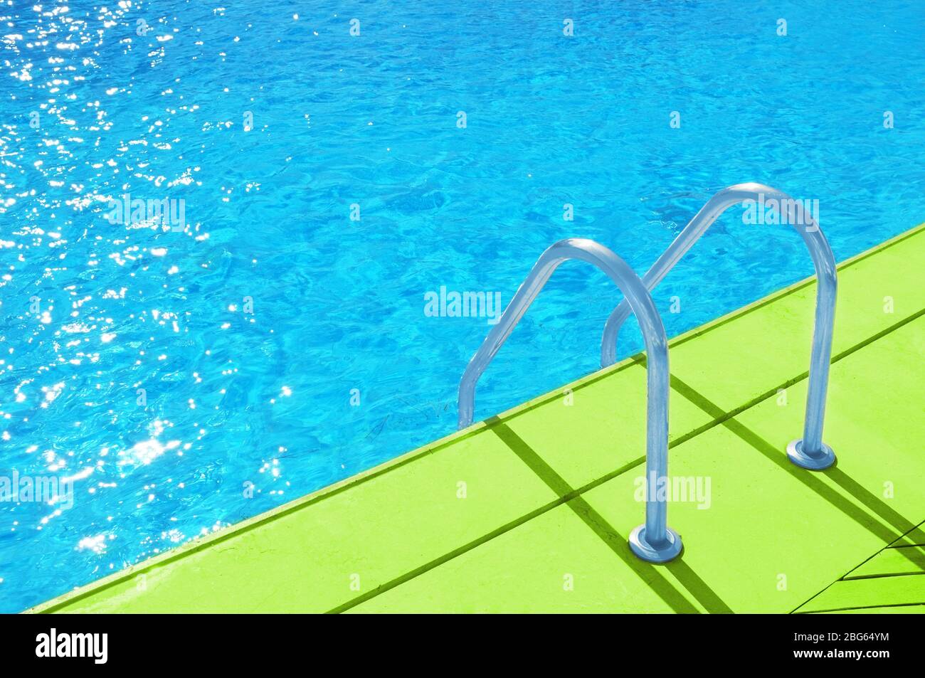 Swimming pool with stairs Stock Photo - Alamy
