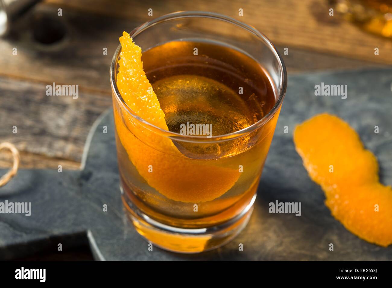 Round ice cube hi-res stock photography and images - Alamy