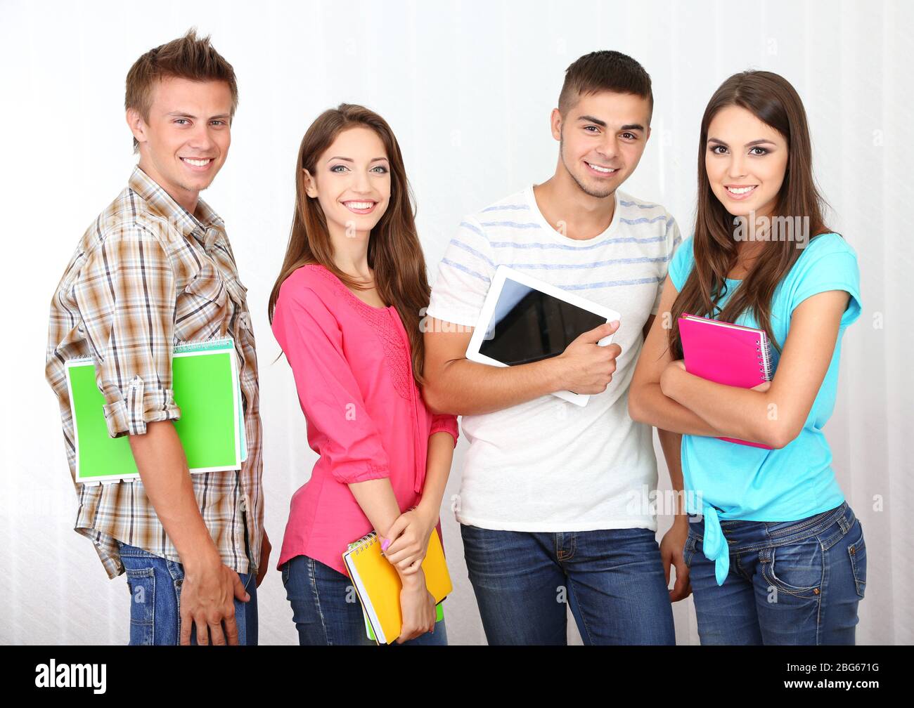 College students laptop studio hi-res stock photography and images - Alamy