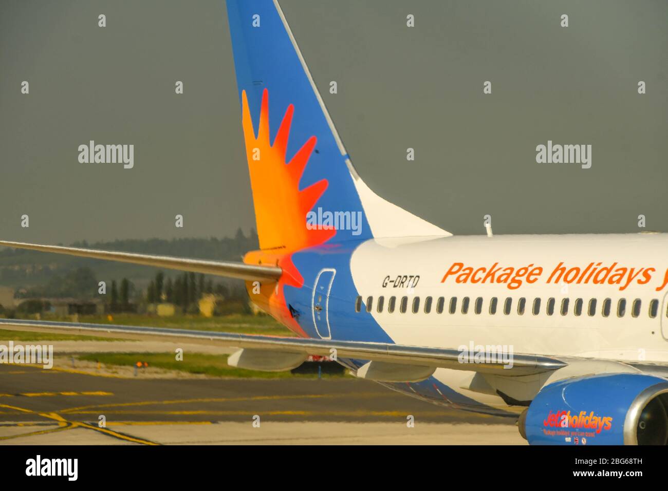 View tail fin aircraft logo hi-res stock photography and images - Alamy