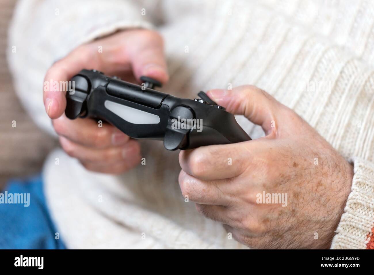 Senior controller hi-res stock photography and images - Alamy