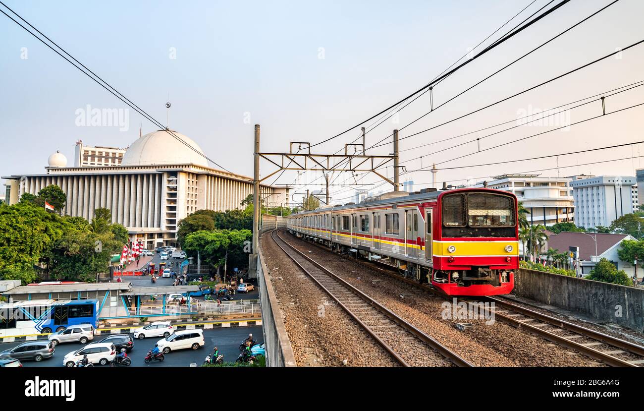 Commuter train in Jakarta, Indonesia Stock Photo - Alamy