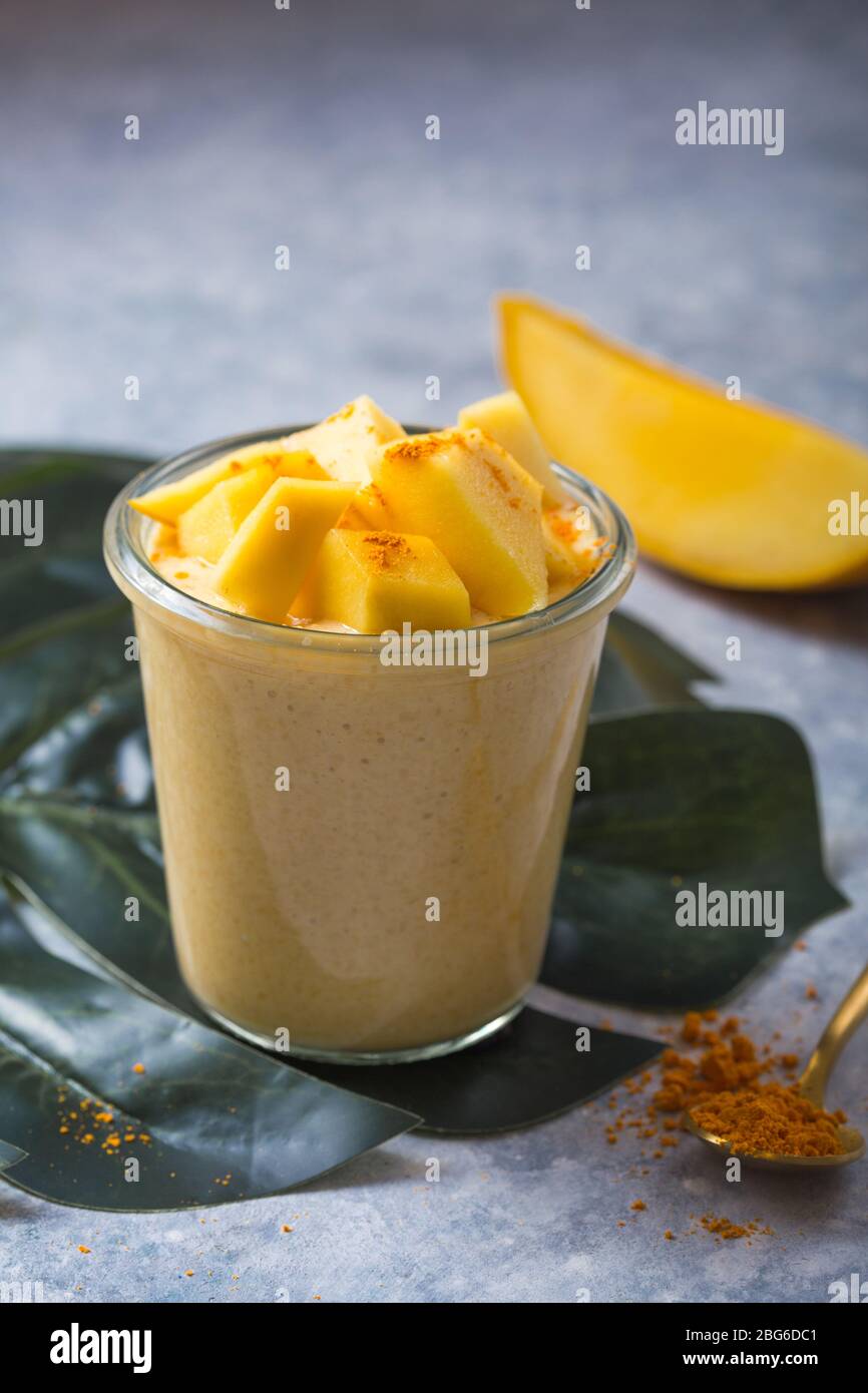 Mango lassi turmeric lassie hi-res stock photography and images - Alamy