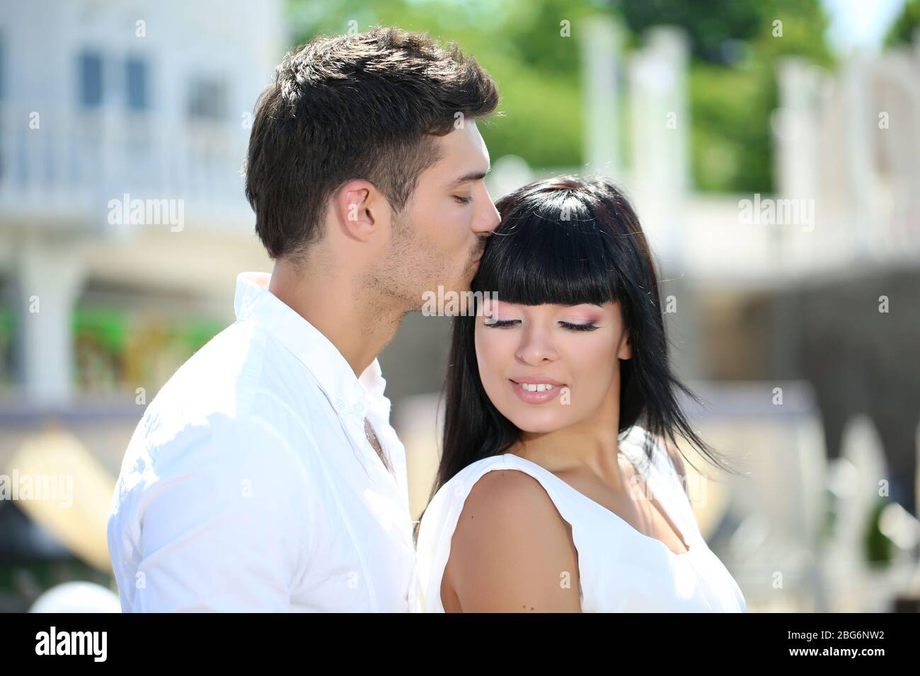 Beautiful young romantic couple Stock Photo - Alamy