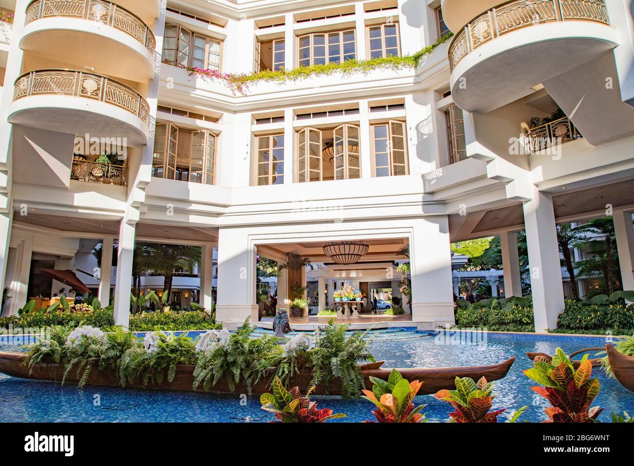Grand Wailea Resort, Extravagant Pool And Landscape, Palm Trees Maui ...