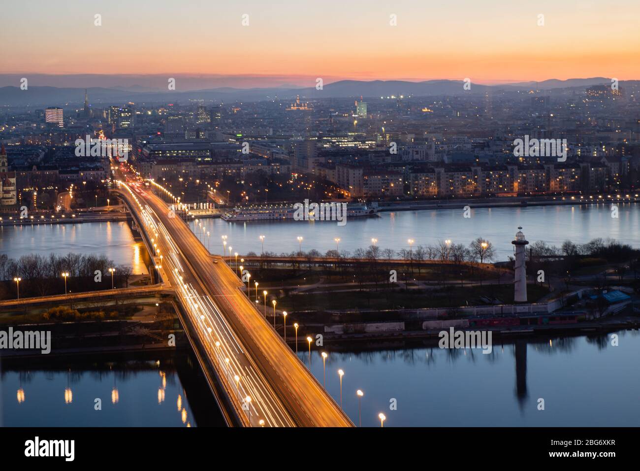 Evening scenic view on Vienna in evening, Donau and Neue Donau with ...
