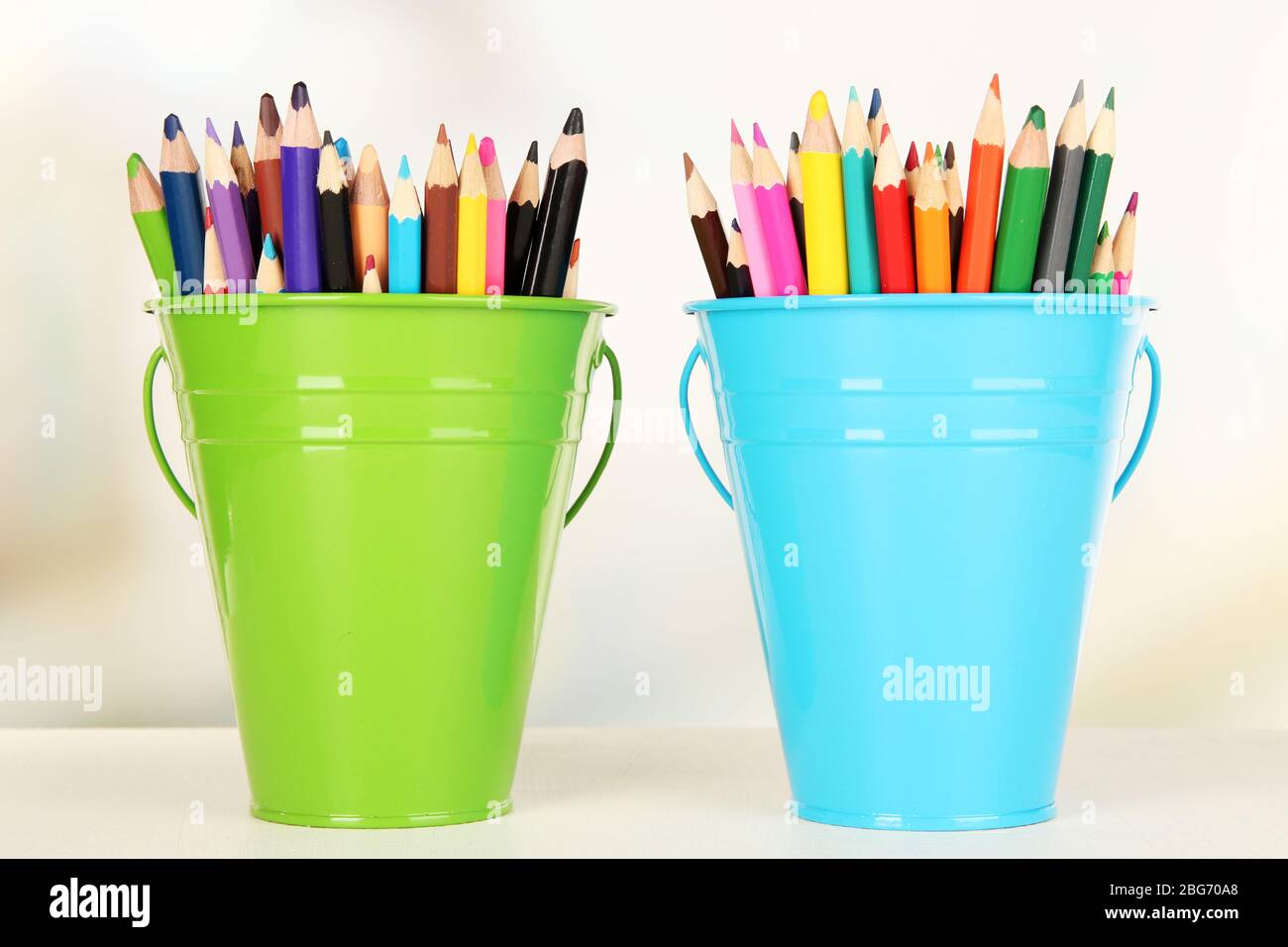 Flower buckets on table hi-res stock photography and images - Alamy