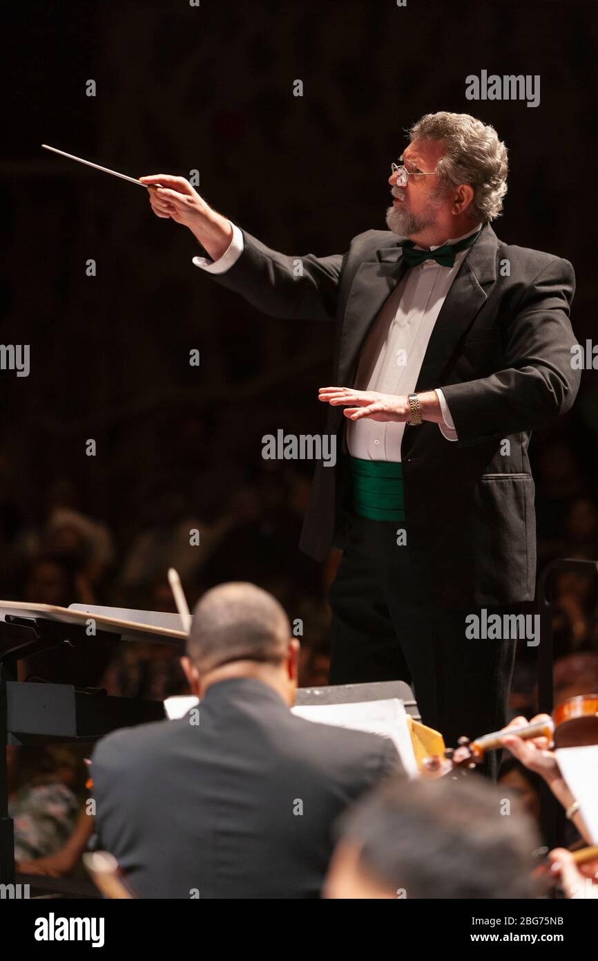 Conductor entertainment occupation hi-res stock photography and images ...