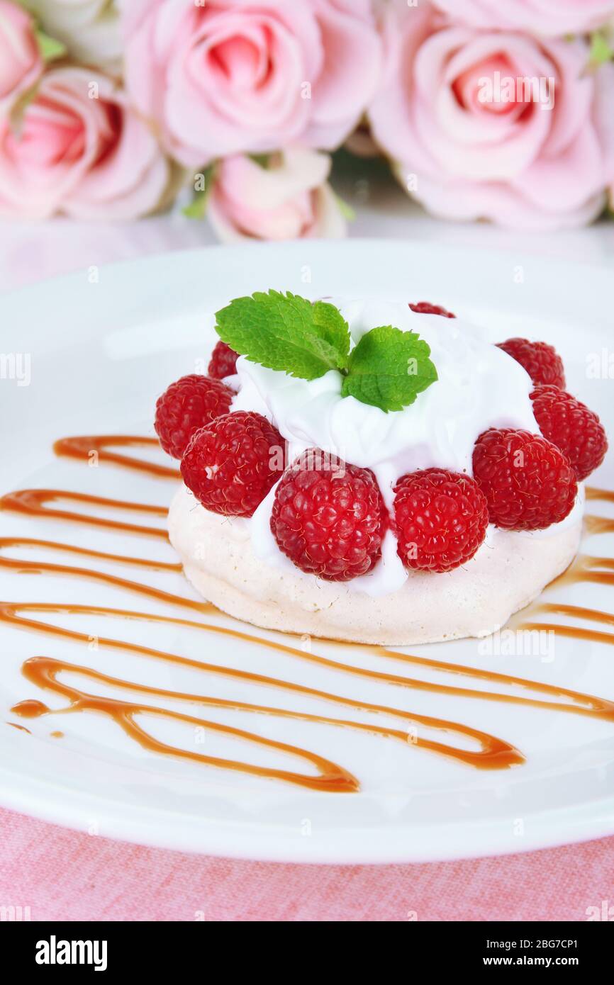 Red fruit meringue tartlet close hi-res stock photography and images ...