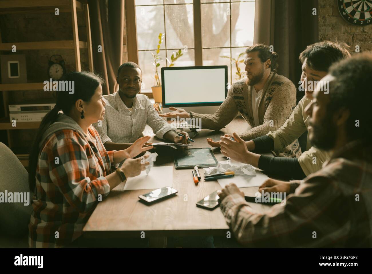 Small group project hi-res stock photography and images - Alamy