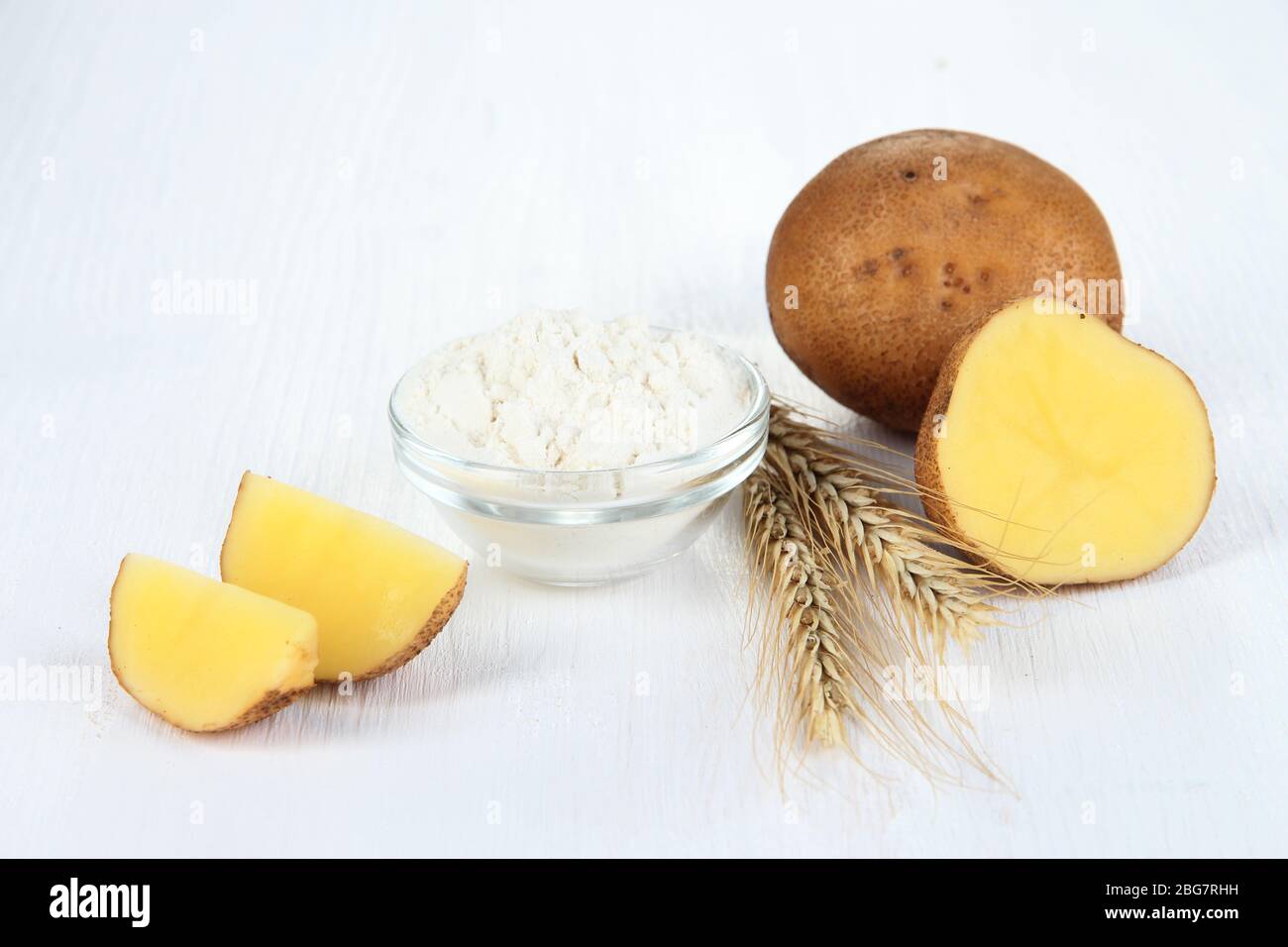 Starch in bowl isolated on white Stock Photo - Alamy
