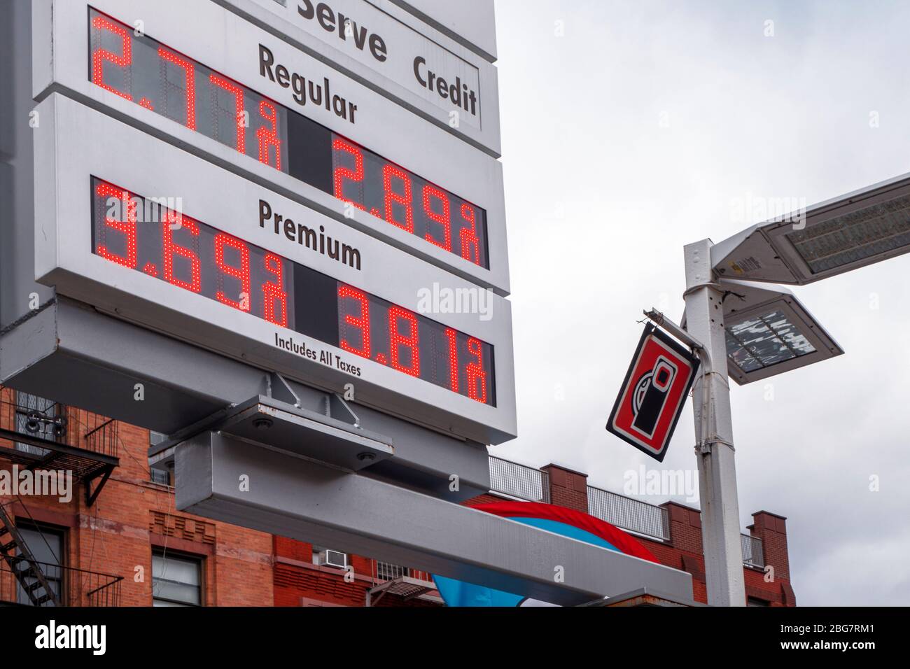 Self serve gas station hi-res stock photography and images - Alamy