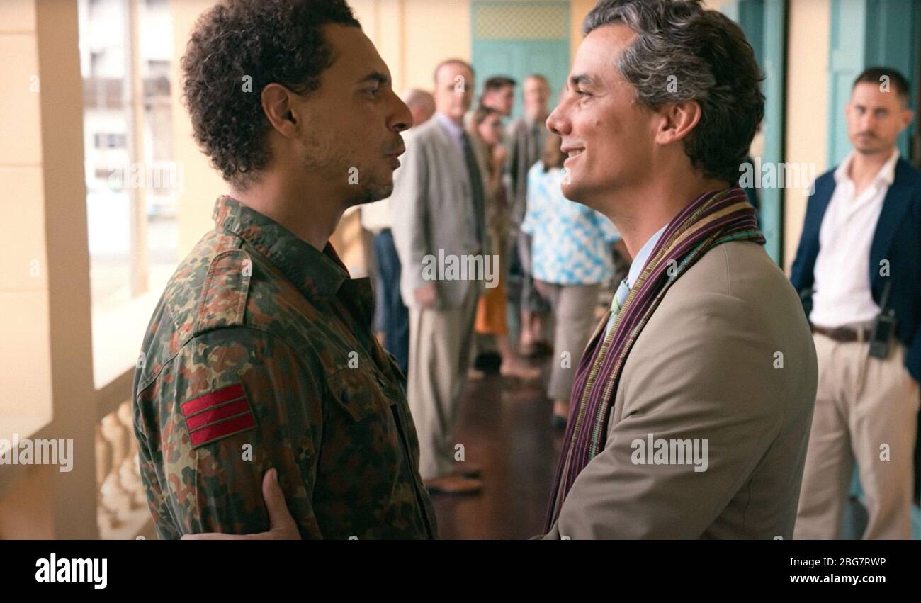 SERGIO, foreground right: Wagner Moura as Sergio Vieira de Mello, 2020 ...