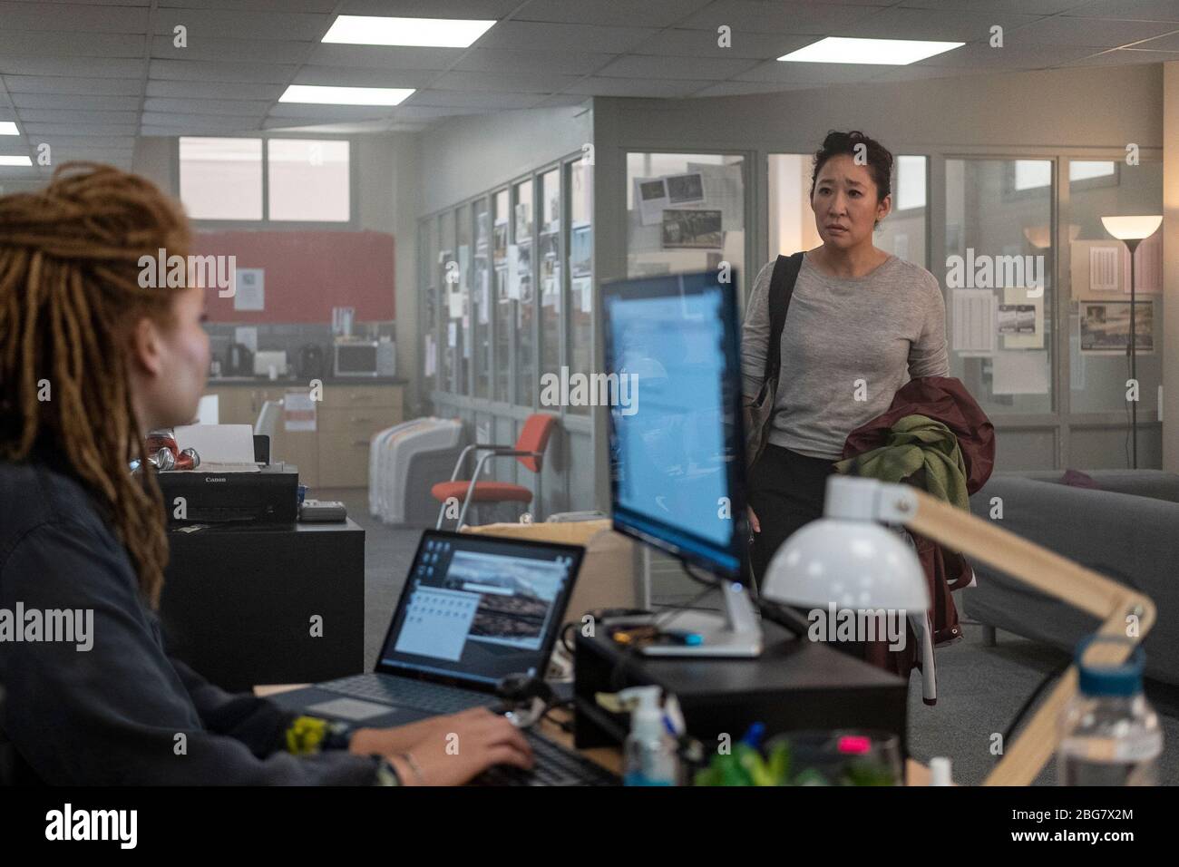 KILLING EVE, from left: Ayoola Smart, Sandra Oh, (Season 3, ep. 302 ...