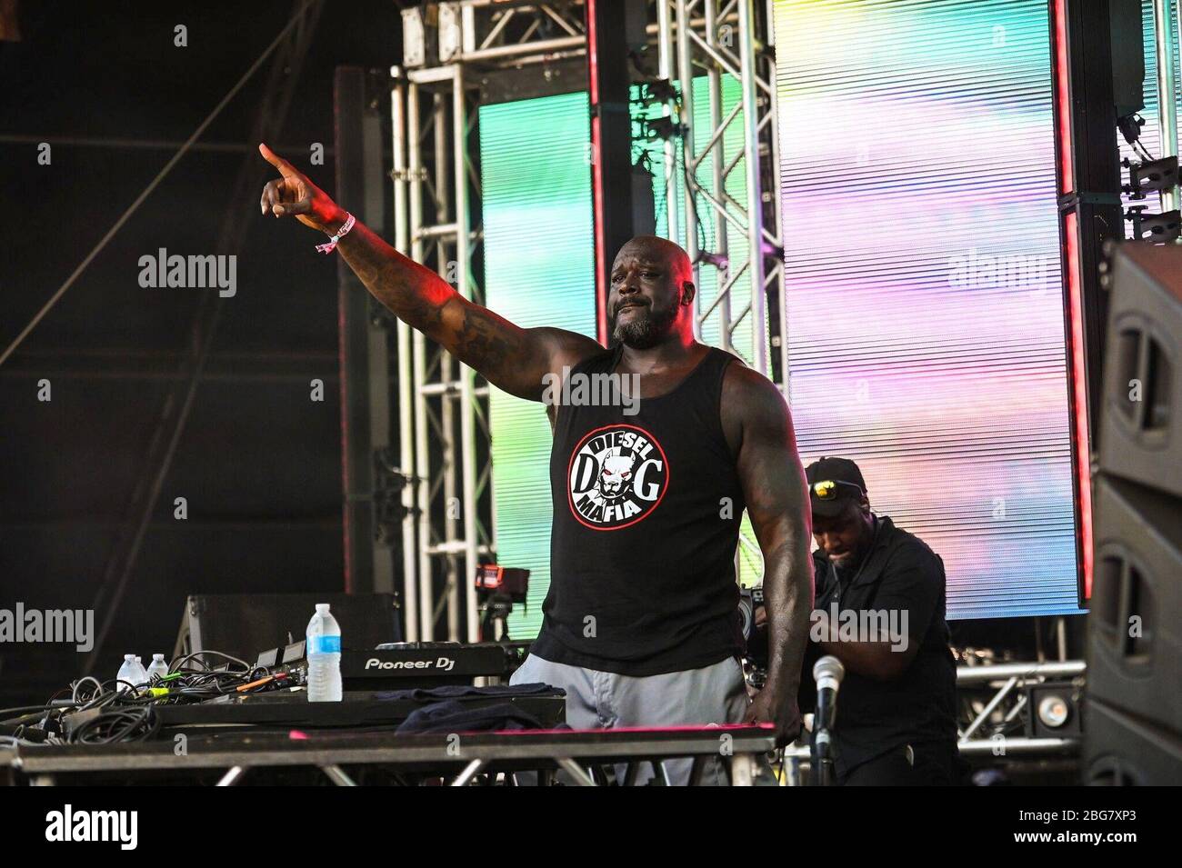 SHAQ LIFE, Shaquille O'Neal (center), (Season 1, premiered Apr. 9, 2020 ...