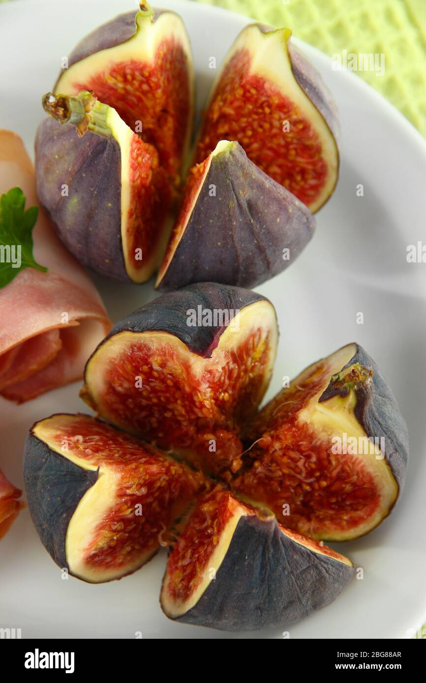 Sliced figs and parma ham hi-res stock photography and images - Alamy