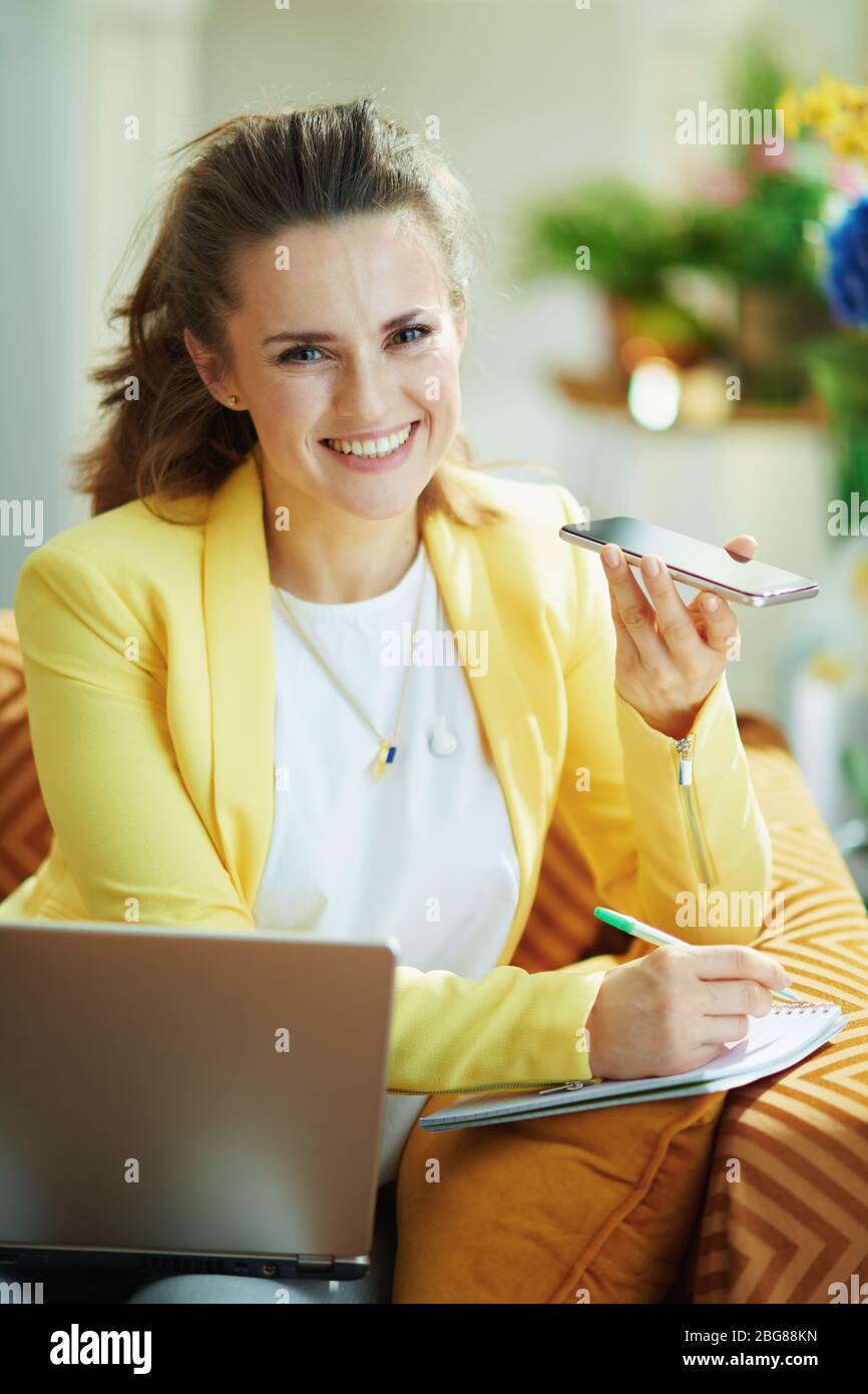 Mic study hi-res stock photography and images - Alamy