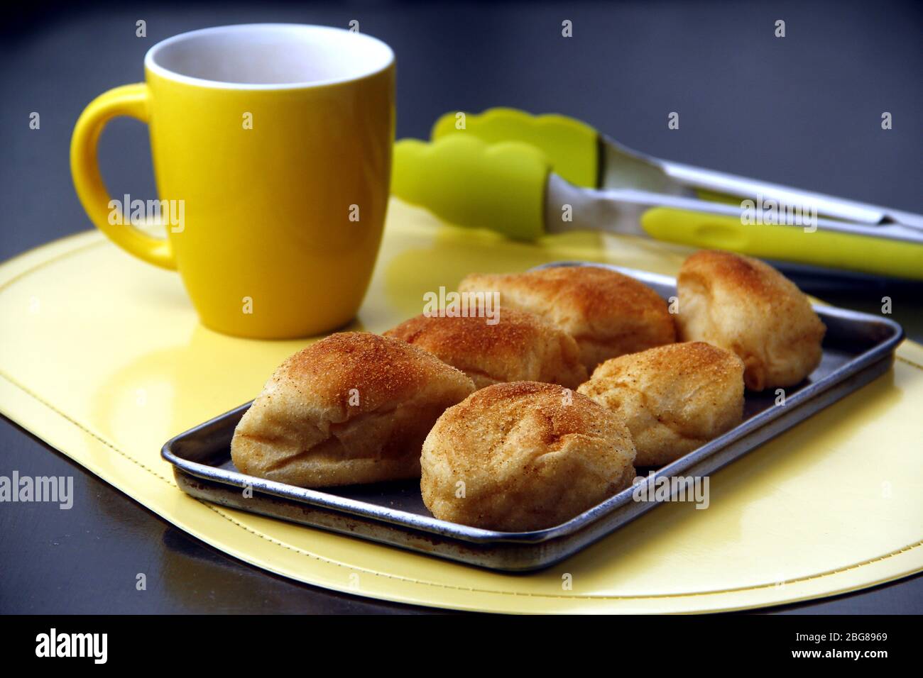 Pan de sal bread hi-res stock photography and images - Alamy