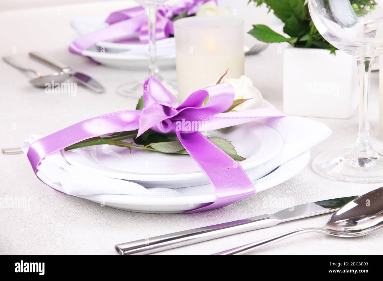 Table arrangement in restaurant Stock Photo - Alamy