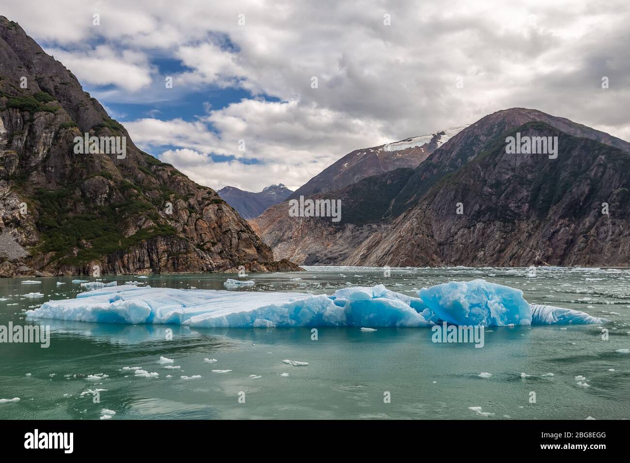 Iceberg floating in tracy hi-res stock photography and images - Alamy