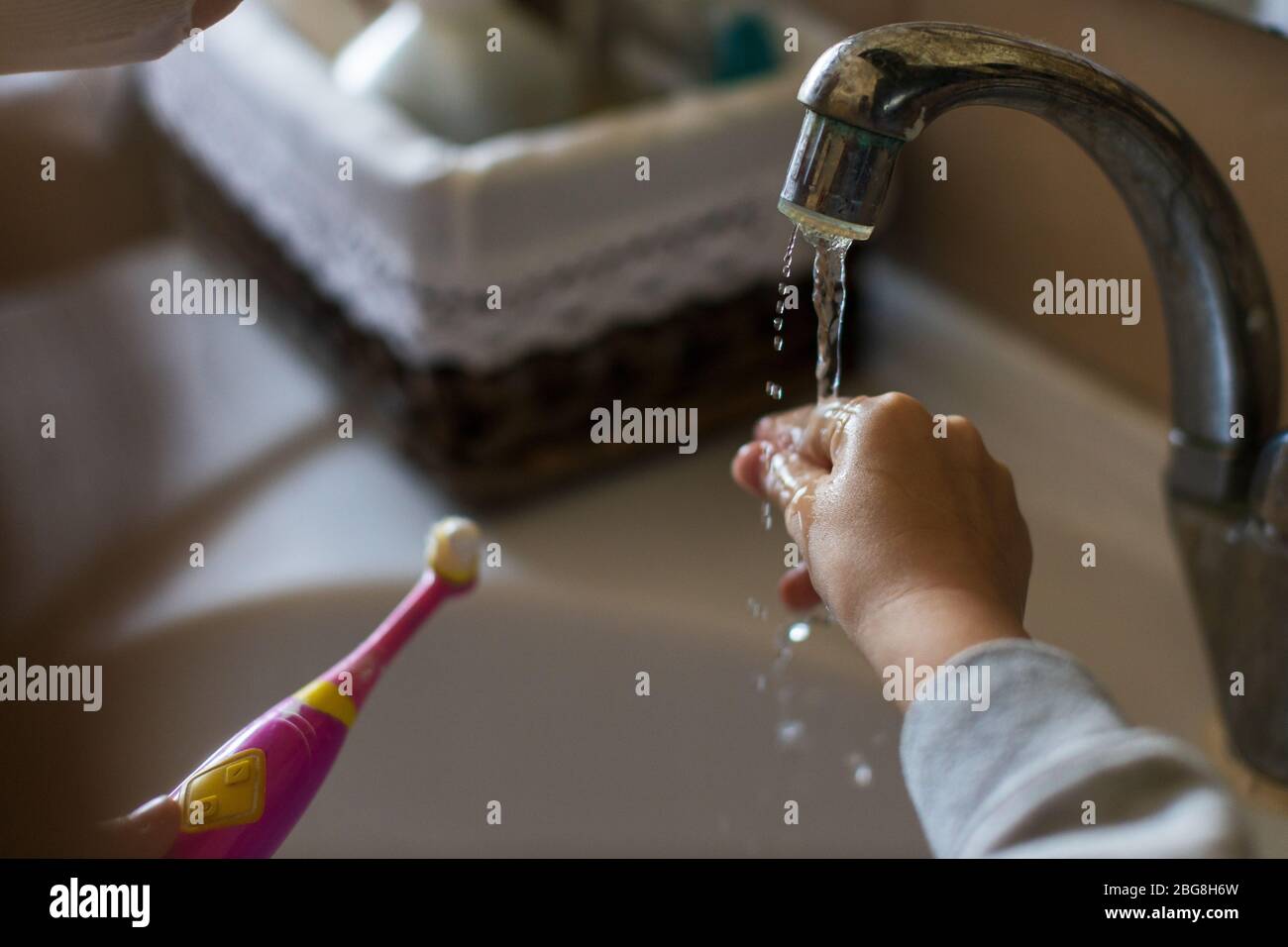 Washbasin water flow hi-res stock photography and images - Alamy