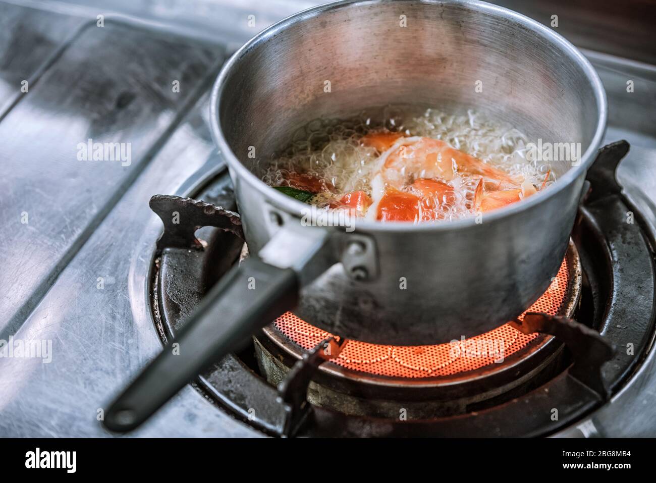 cooking thai food in a cooking class Stock Photo - Alamy