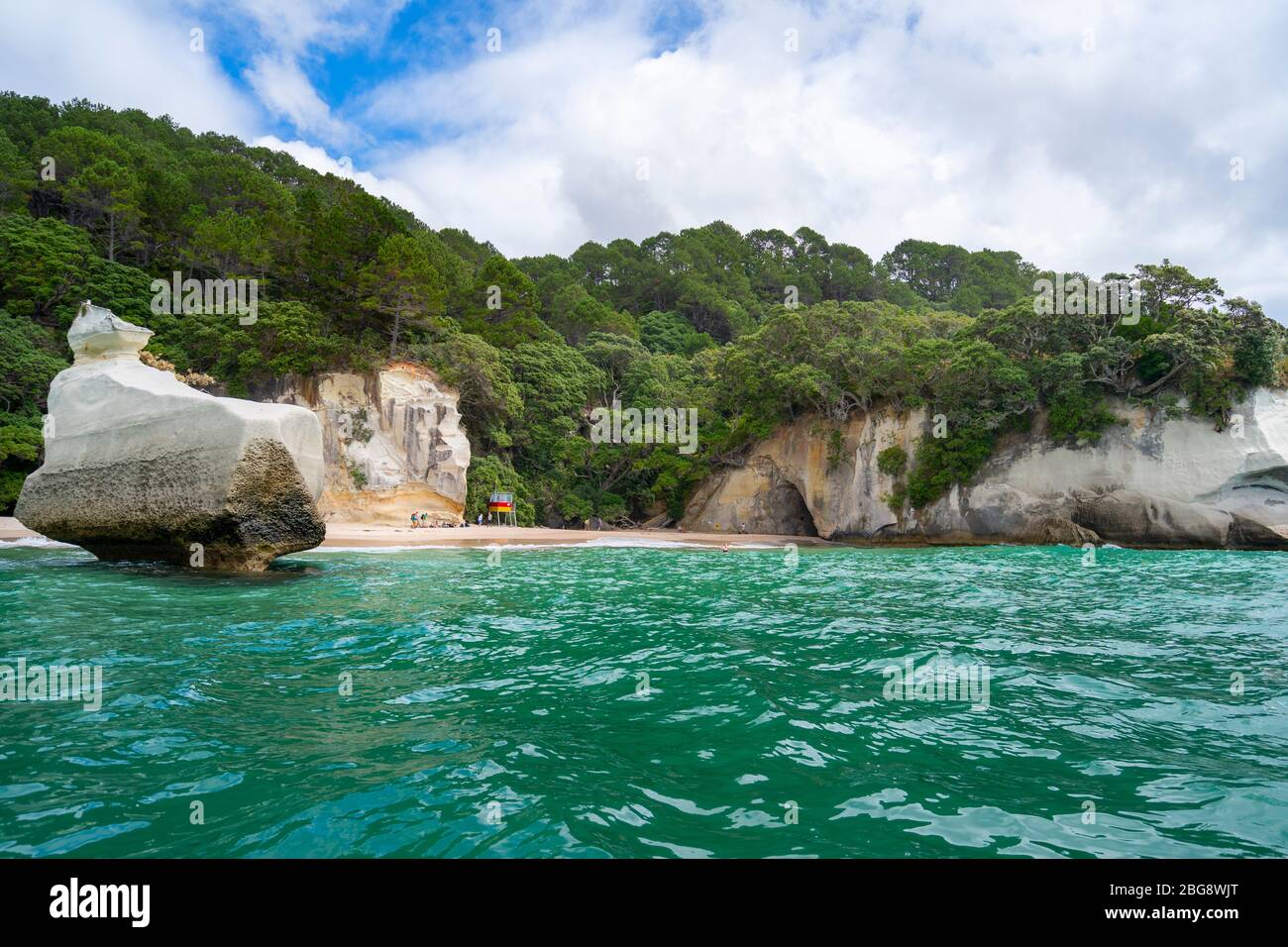 Cathedral Cove, Hahei, Coromandel Peninsula, North Island, New Zealand Stock Photo - Alamy